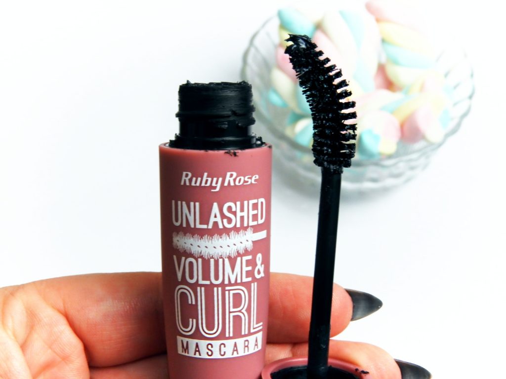 NOVO RÍMEL RUBY ROSE | CURVA E DÁ VOLUME - SERÁ?