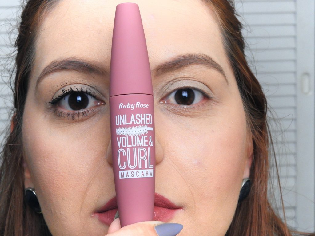 NOVO RÍMEL RUBY ROSE | CURVA E DÁ VOLUME - SERÁ?